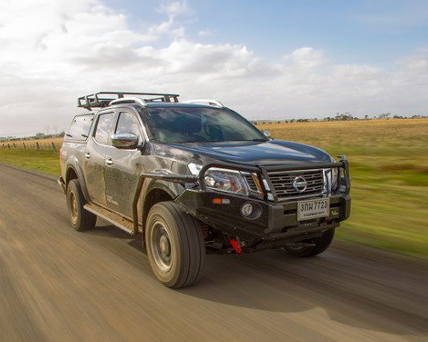 Deluxe Bull Bar for Nissan NP300 Navara (2015-2020) – IRONMAN 4x4 Africa